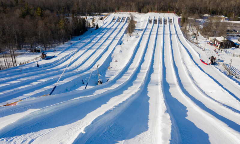 10 Thrilling Snow Tubing Adventures in Wisconsin | adventuresintheus.com