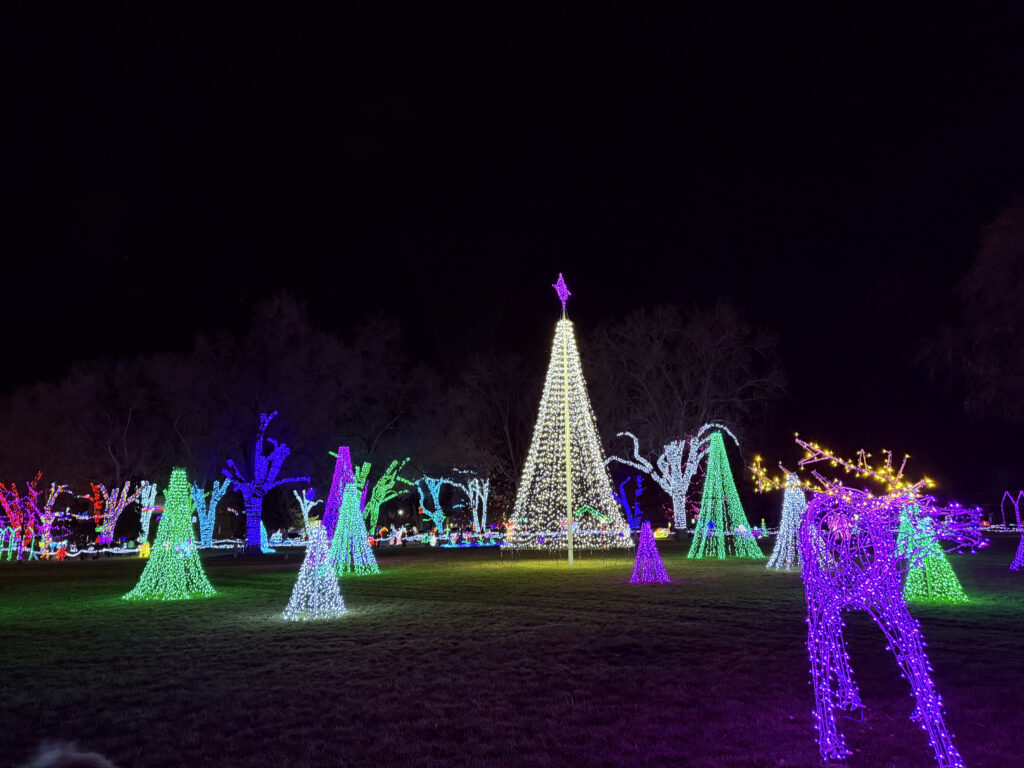 A Mom’s Holiday Favorite: Layton Lights - adventuresintheus.com